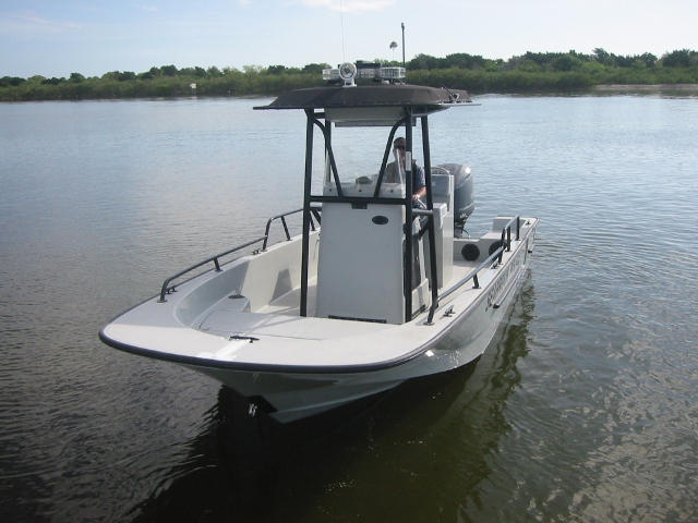 Brunswick Dealer in Mumbai India | Boston Whaler 21' Guardian Overview ...