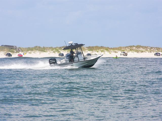 Brunswick Dealer in Mumbai India | Boston Whaler 21' Guardian Overview ...